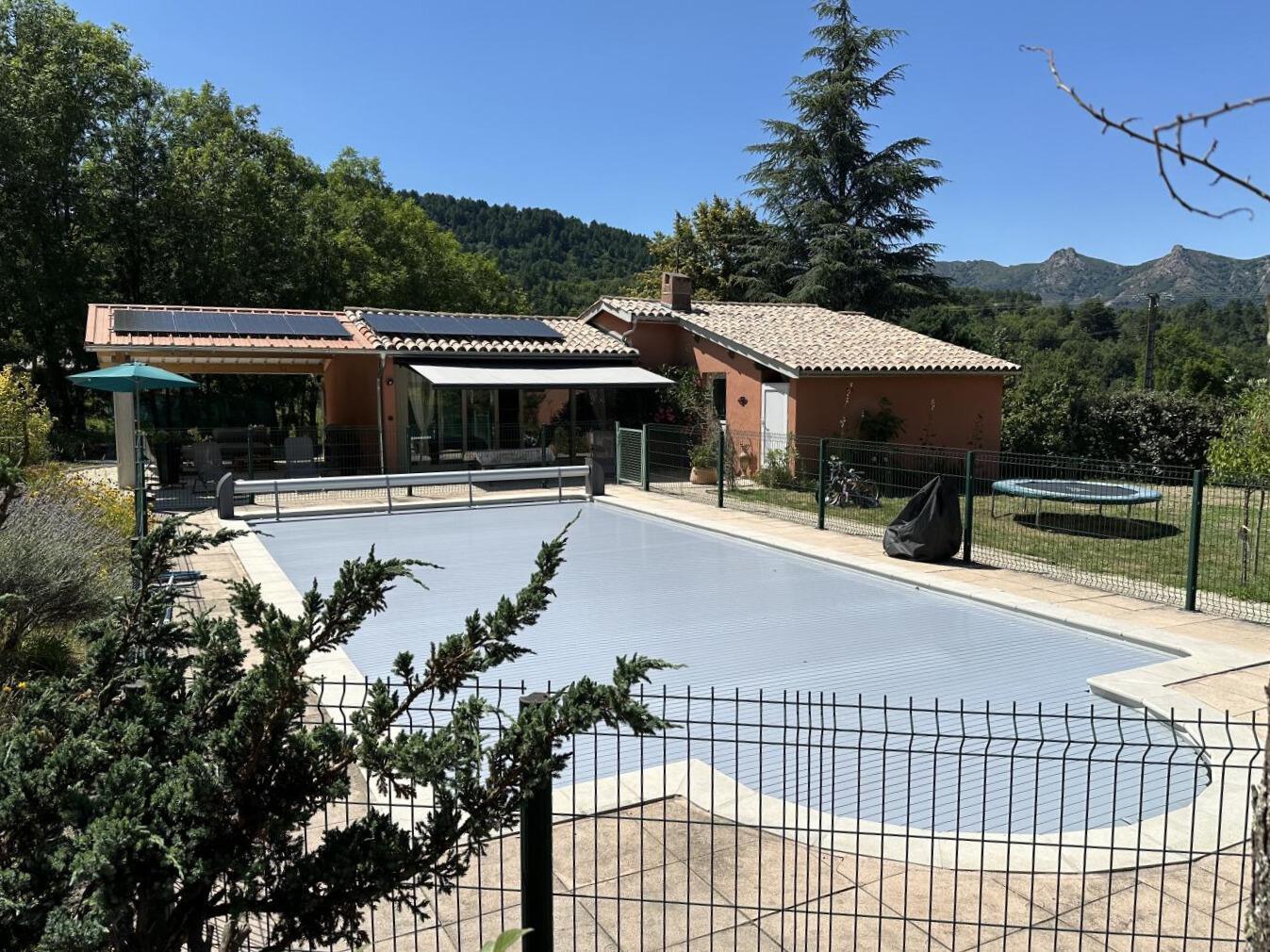Gîte Maison Des Biscuits Champ Blanc à Saint Cirgues De Prades - N ...